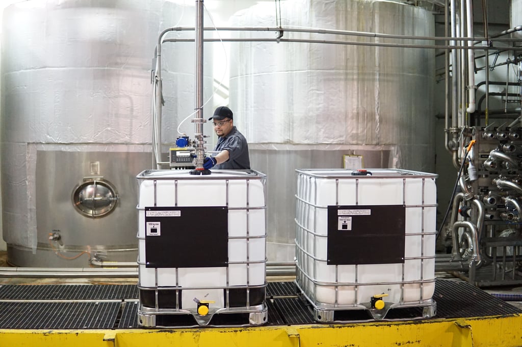 The Types of Chemical Tote Containers | Royal Chemical